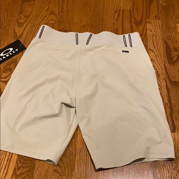 Oakley | Shorts | Light Grey Shorts | Poshmark